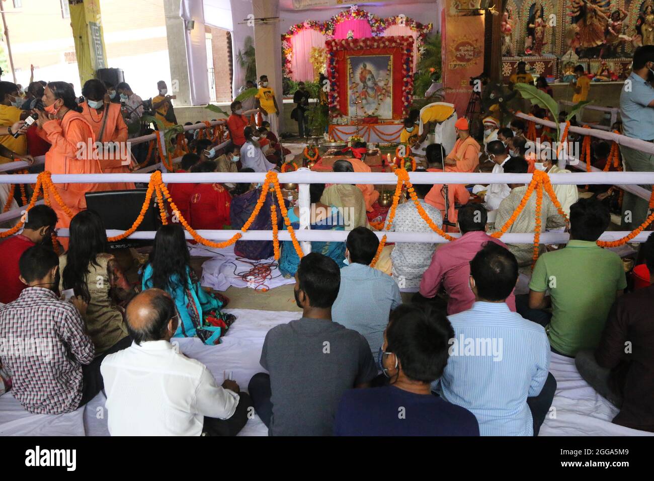 Dhaka, Bangladesh. 30th Aug, 2021. Devotees offer prayers inside Iskcon ...