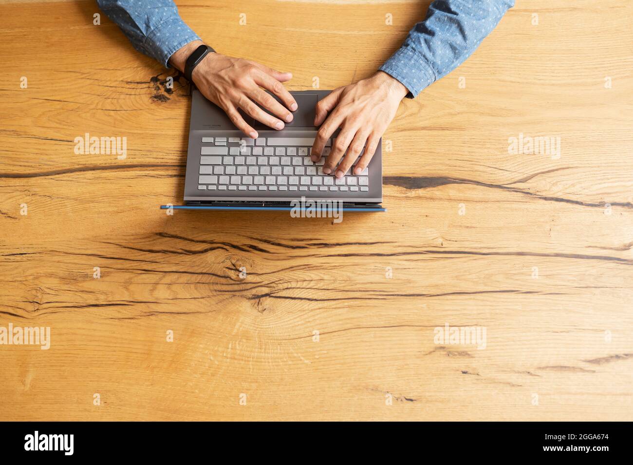 Sending answering hi-res stock photography and images - Alamy