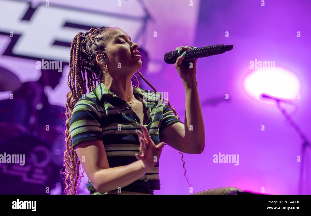 Ella Eyre at Victorious Festival 2021, Portsmouth, Hampshire, UK. 29 ...