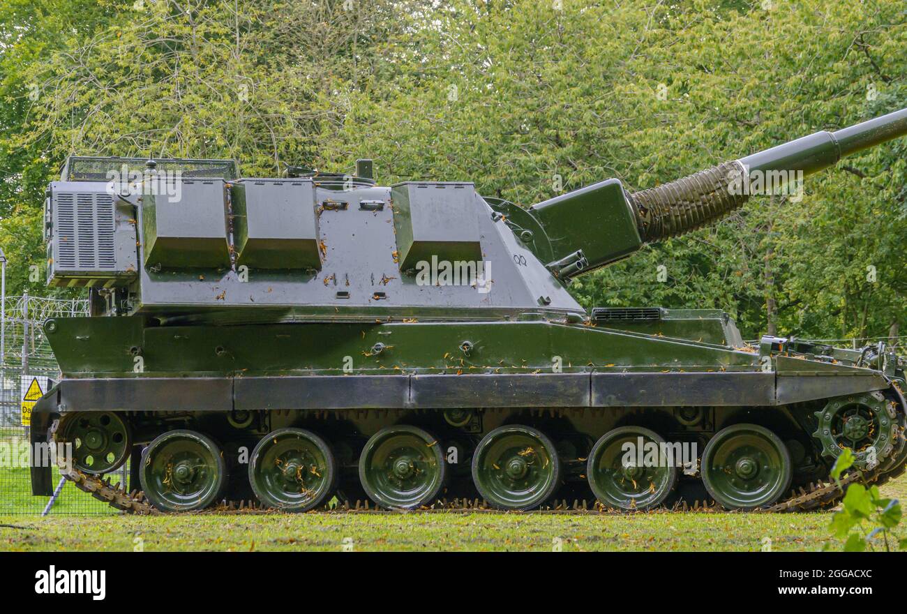 british army military AS-90 (Gun Equipment 155mm L131) armoured self ...