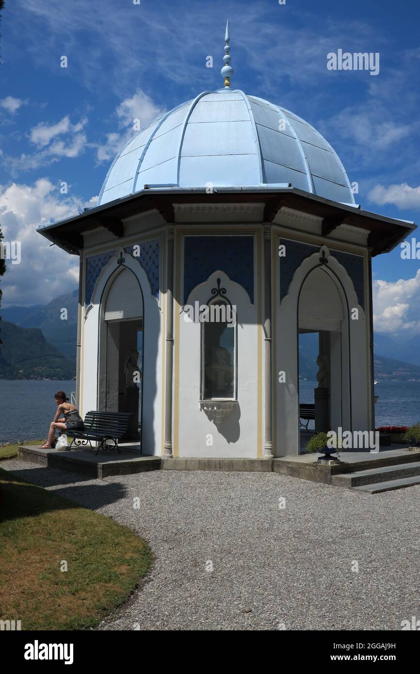 Arabesque style temple in the gardens of Villa Melzi in Bellagio Lake ...