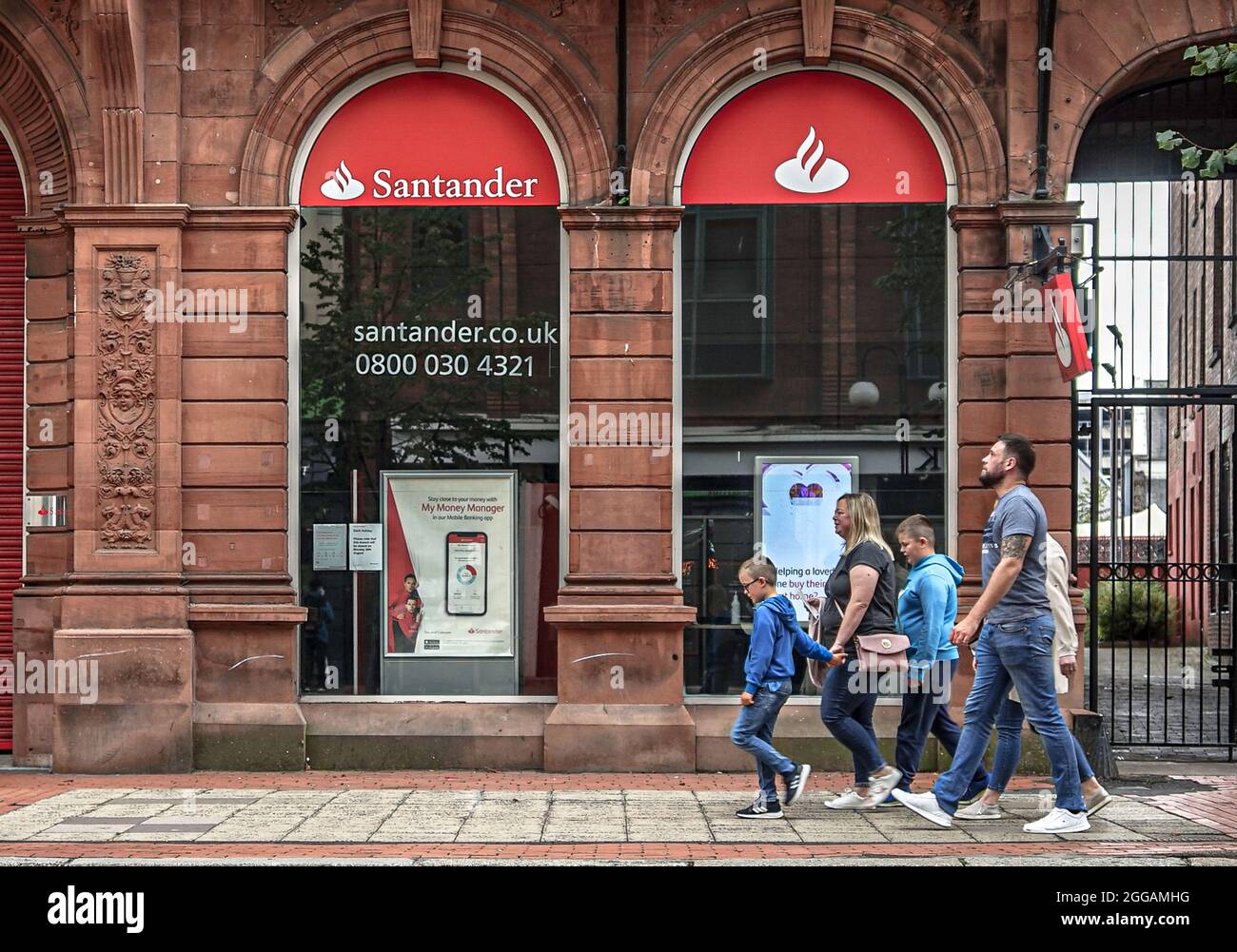 Santander Bank Belfast High Resolution Stock Photography and Images - Alamy