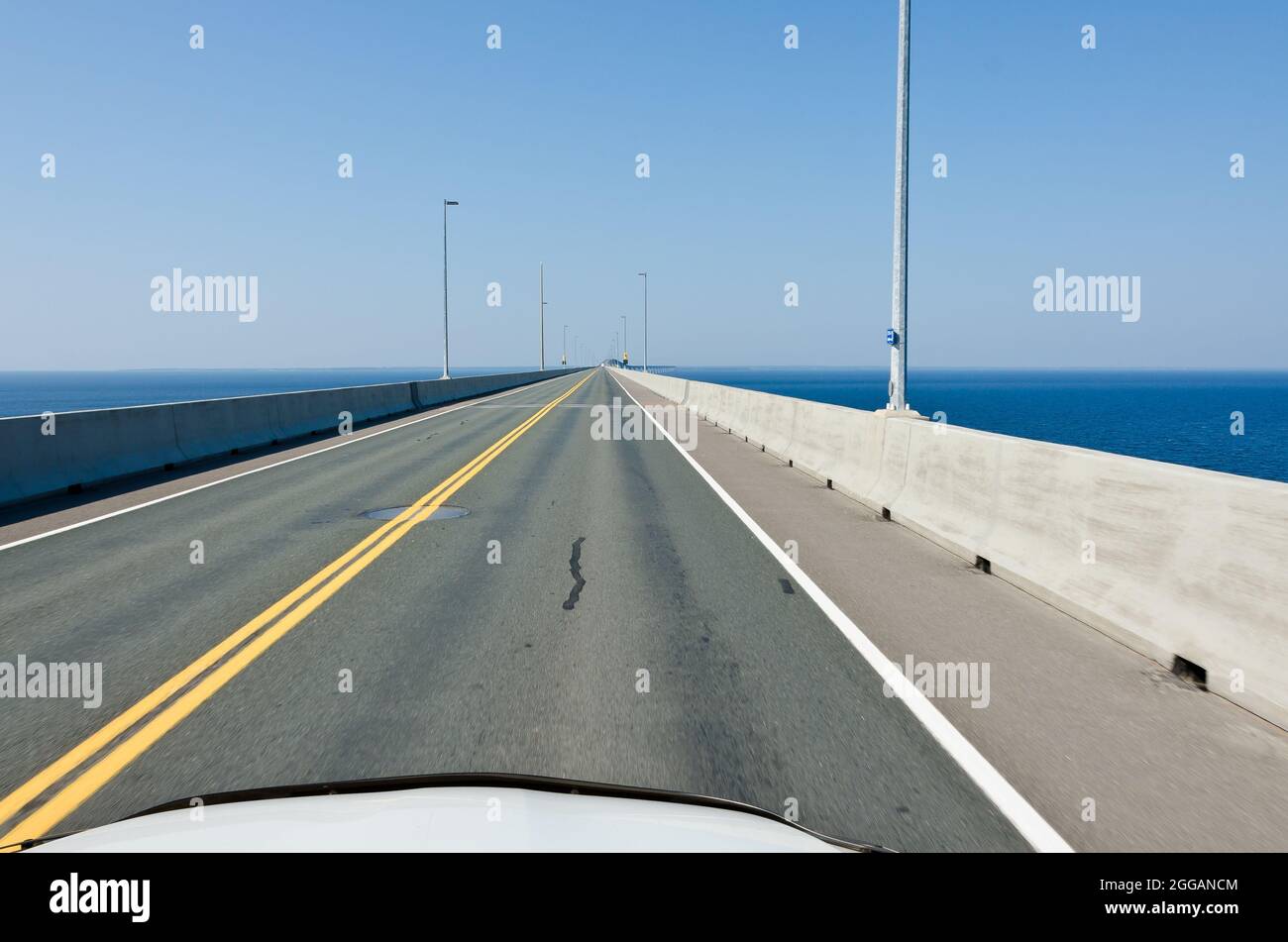 The Confederation Bridge linking New Brunswick and Prince Edward Island ...