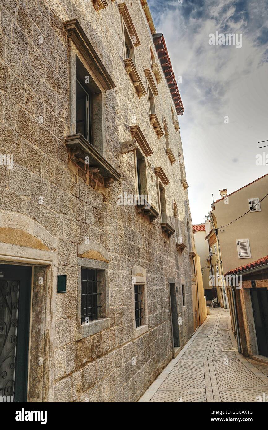 scenic view of a footpath in cres city Stock Photo - Alamy