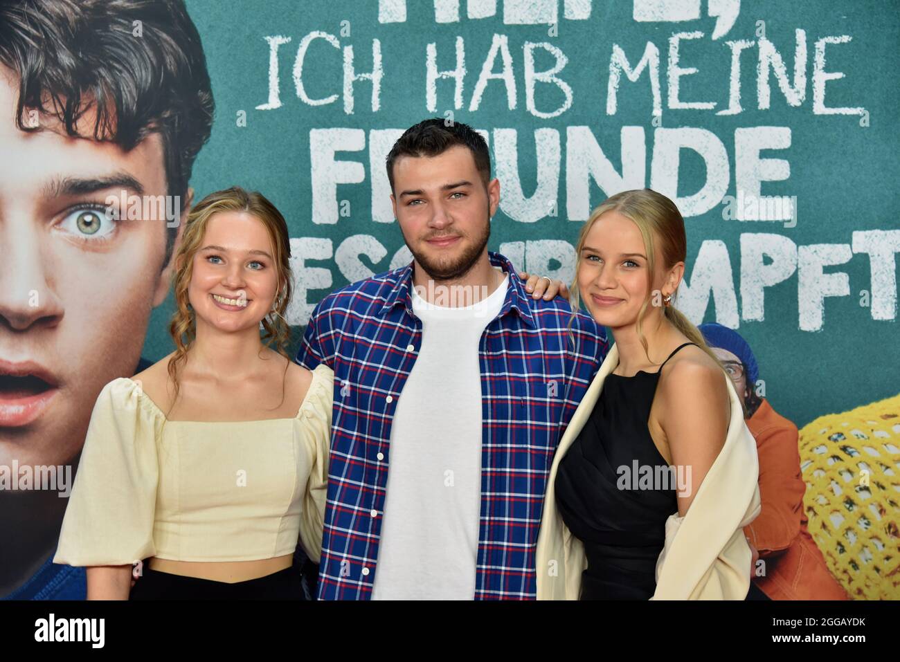 Cologne, Germany. 29th Aug, 2021. Actors Lorna zu Solms, Oskar Keymer ...