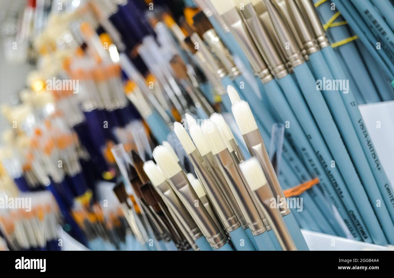 Drawing crafts hi-res stock photography and images - Alamy