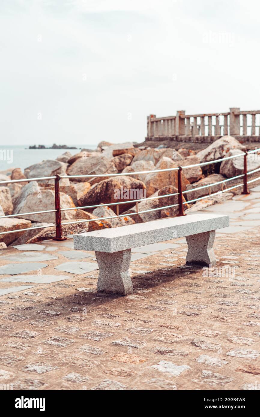 Seawall railing hi-res stock photography and images - Alamy