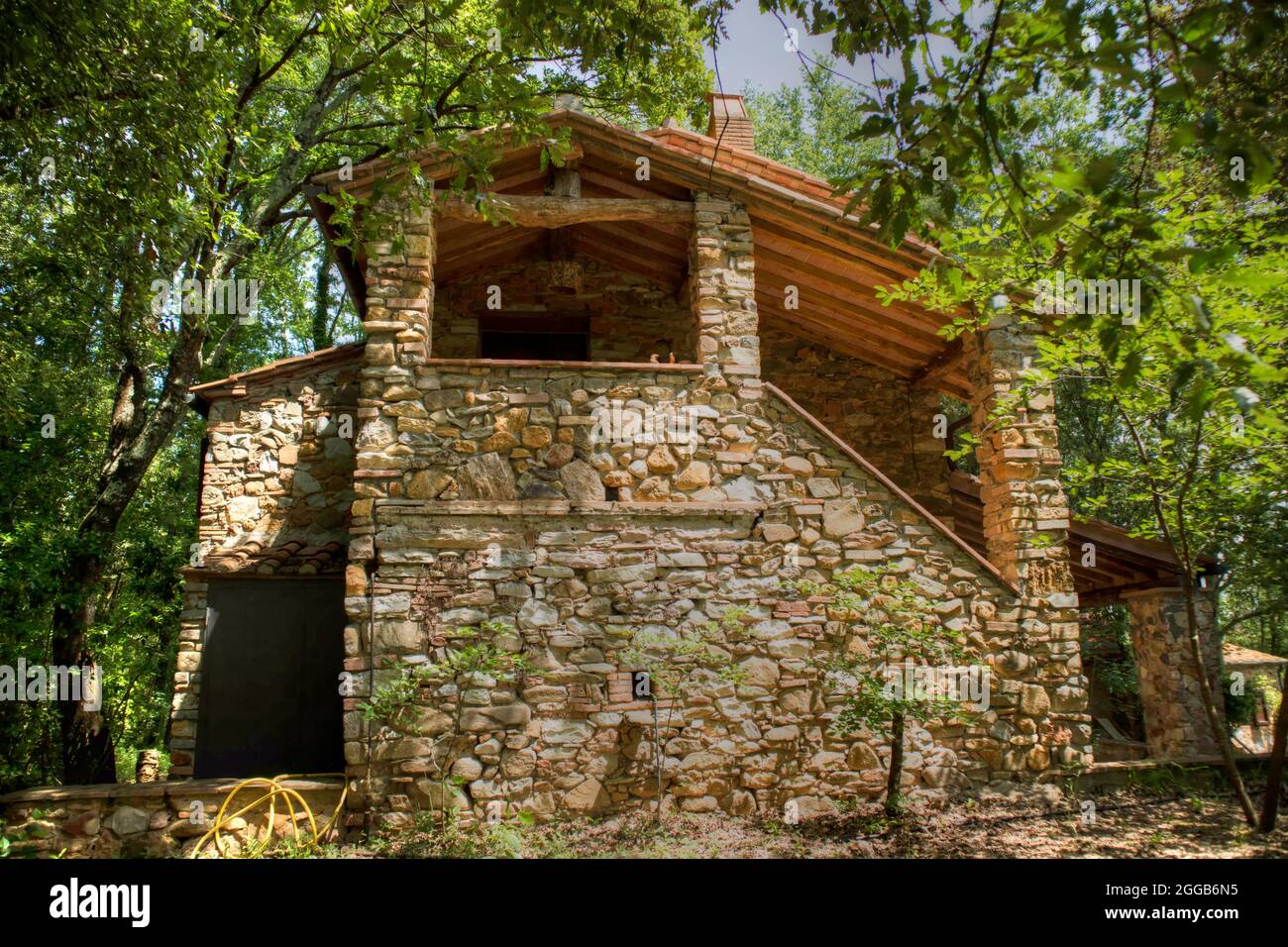 Building recovery of residential houses built in Tuscan style ...