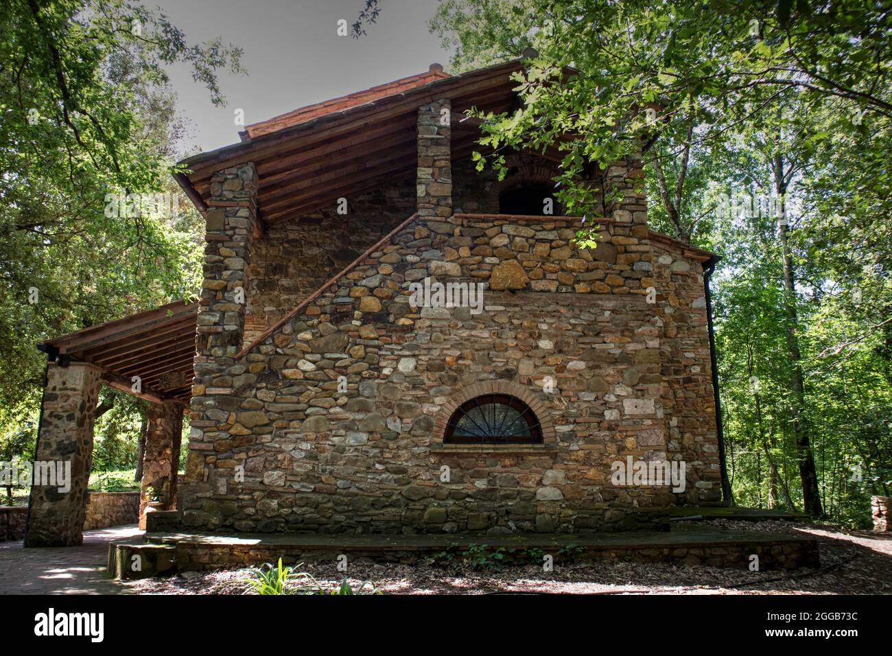 Building recovery of residential houses built in Tuscan style ...