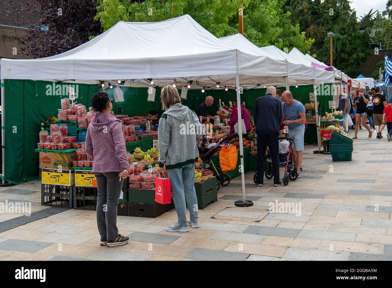 Bracknell, Berkshire, UK. 28th August, 2021. People buying their fresh ...