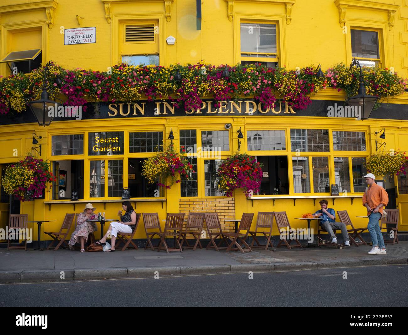 Sun in Splendour pub in Portobello Road, Notting Hill, London Stock ...