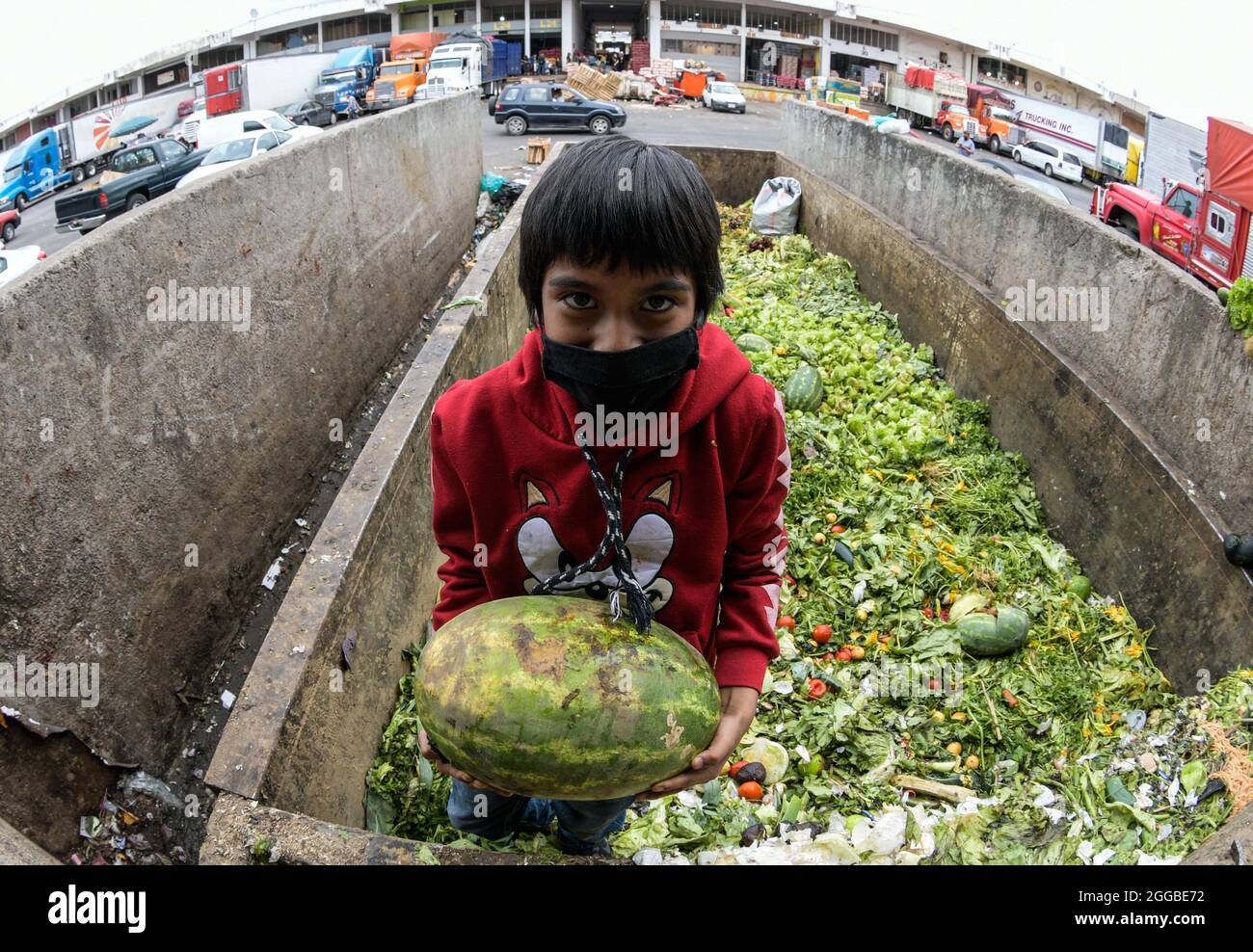 Garbage mexico city child hi-res stock photography and images - Alamy