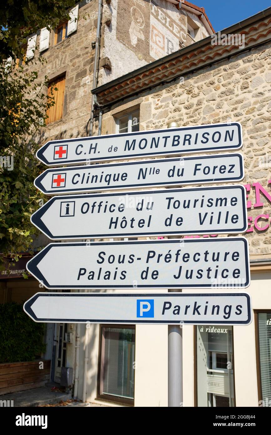 Road signs in france hi-res stock photography and images - Alamy