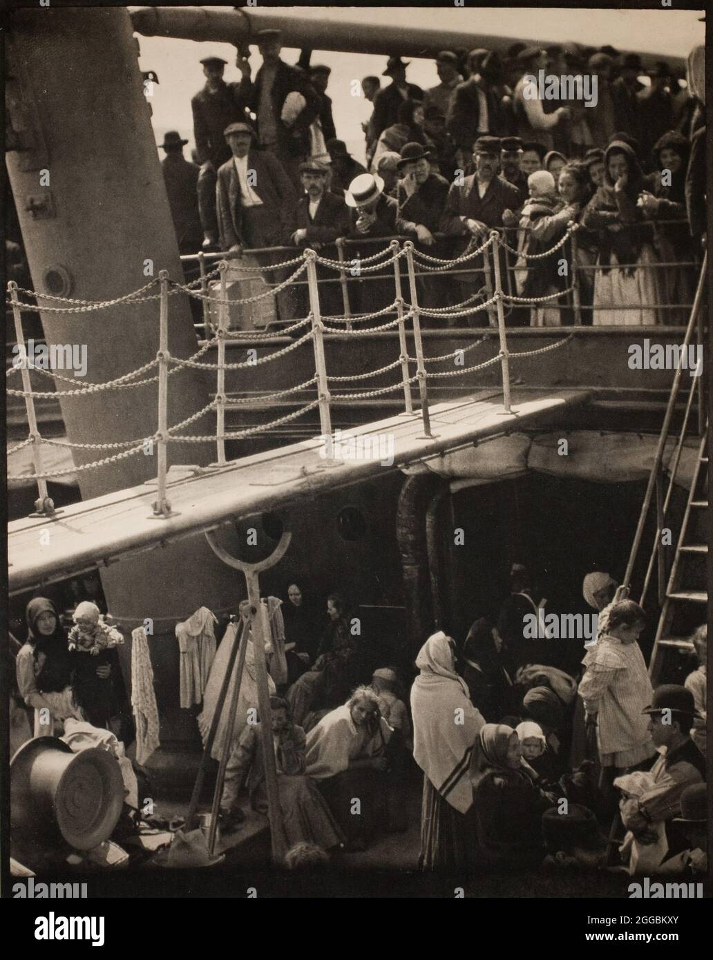 1900s ship with passengers hi-res stock photography and images - Alamy