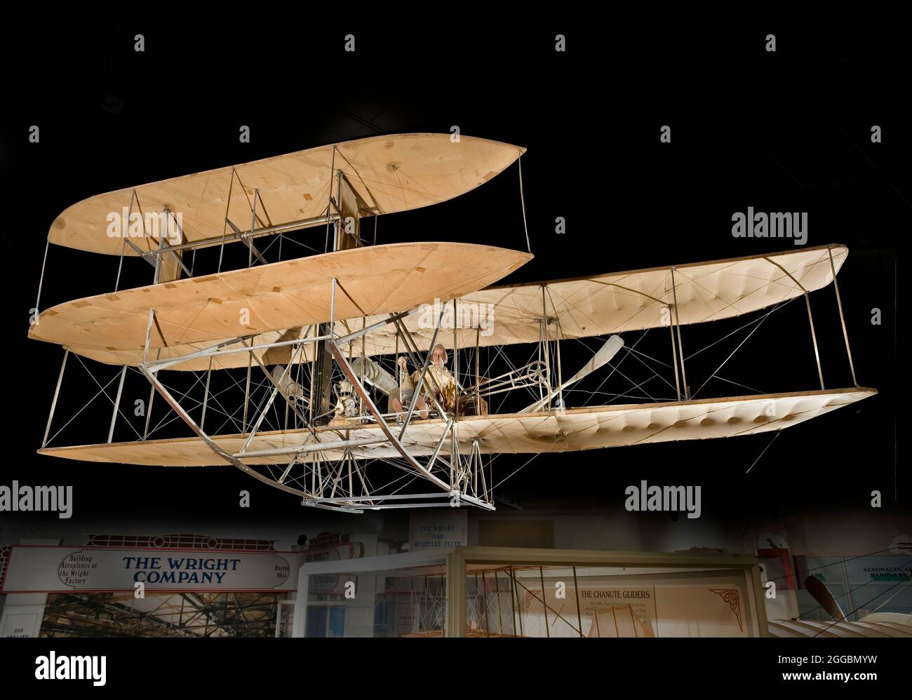 Canard biplane with one 30-to-40-horsepower Wright vertical four ...
