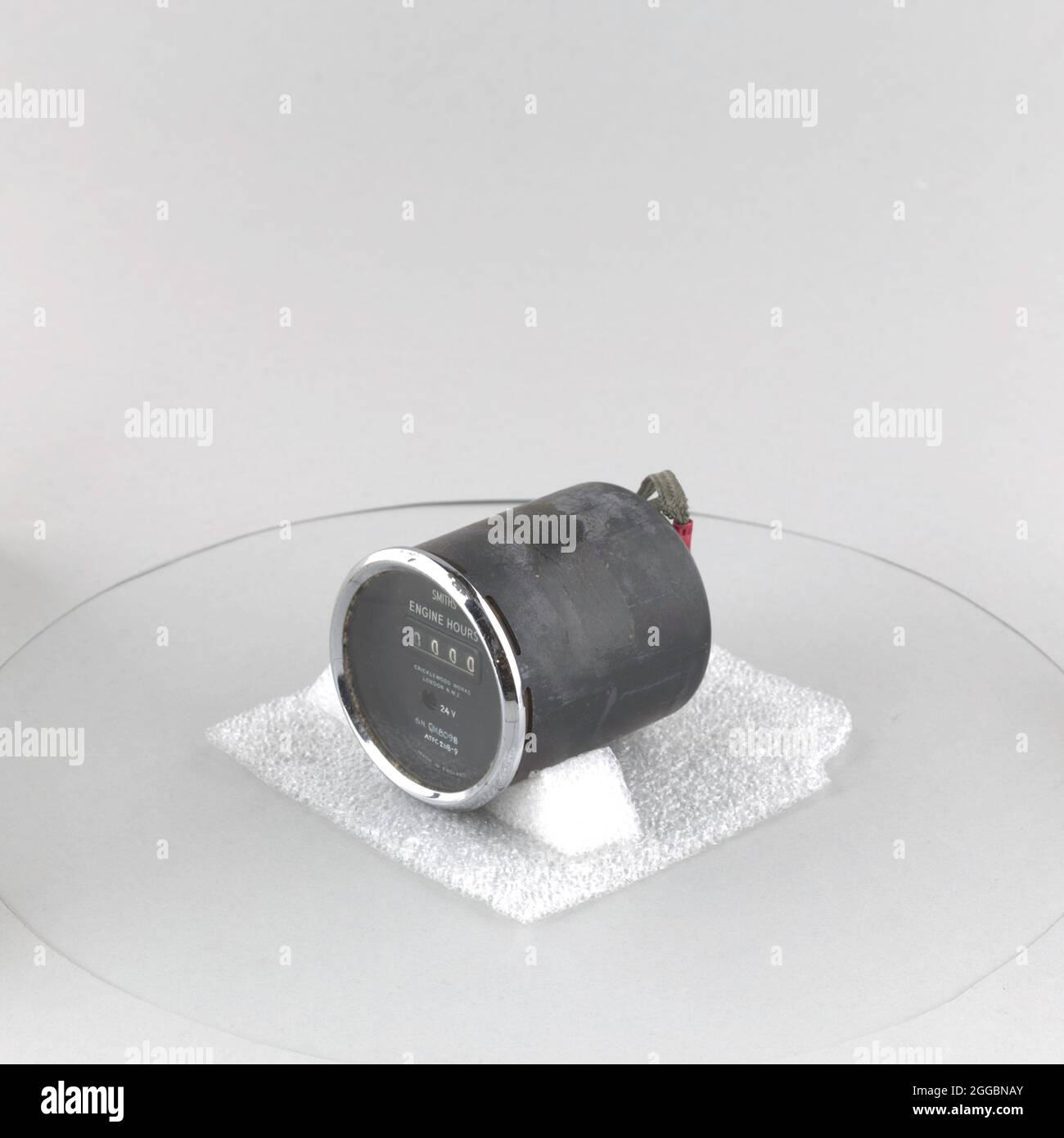 Dial based instruments hi-res stock photography and images - Alamy