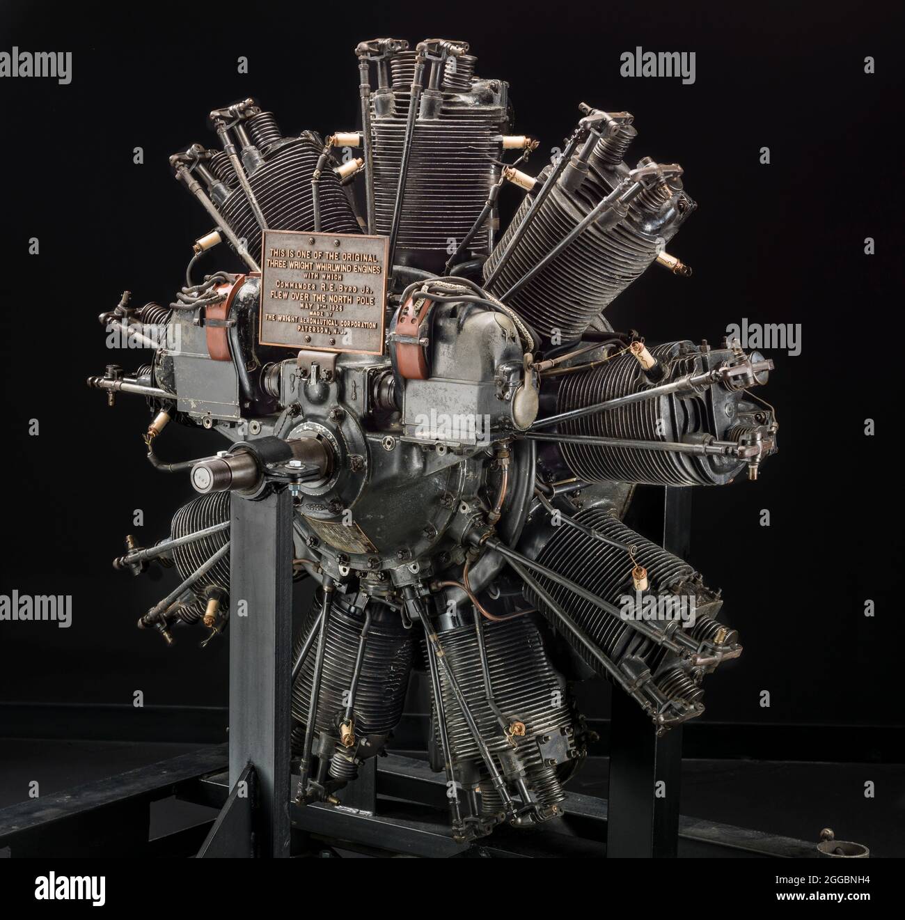 Charles Lawrance started his designs for an air-cooled engine in 1915 ...