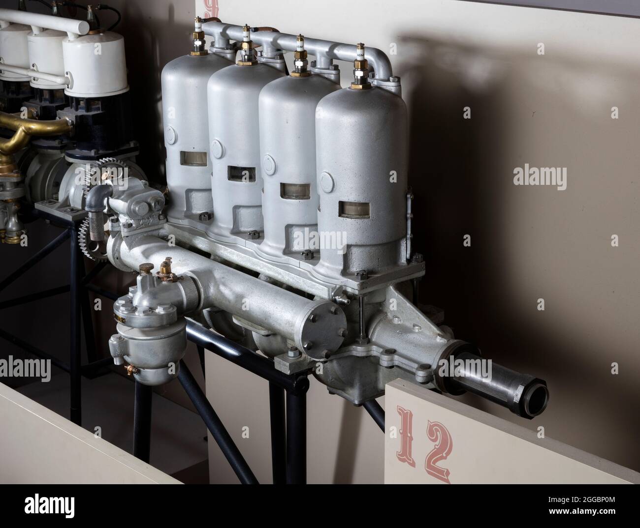 The Model 4X engine was built by the Roberts Motor Company of Sandusky ...