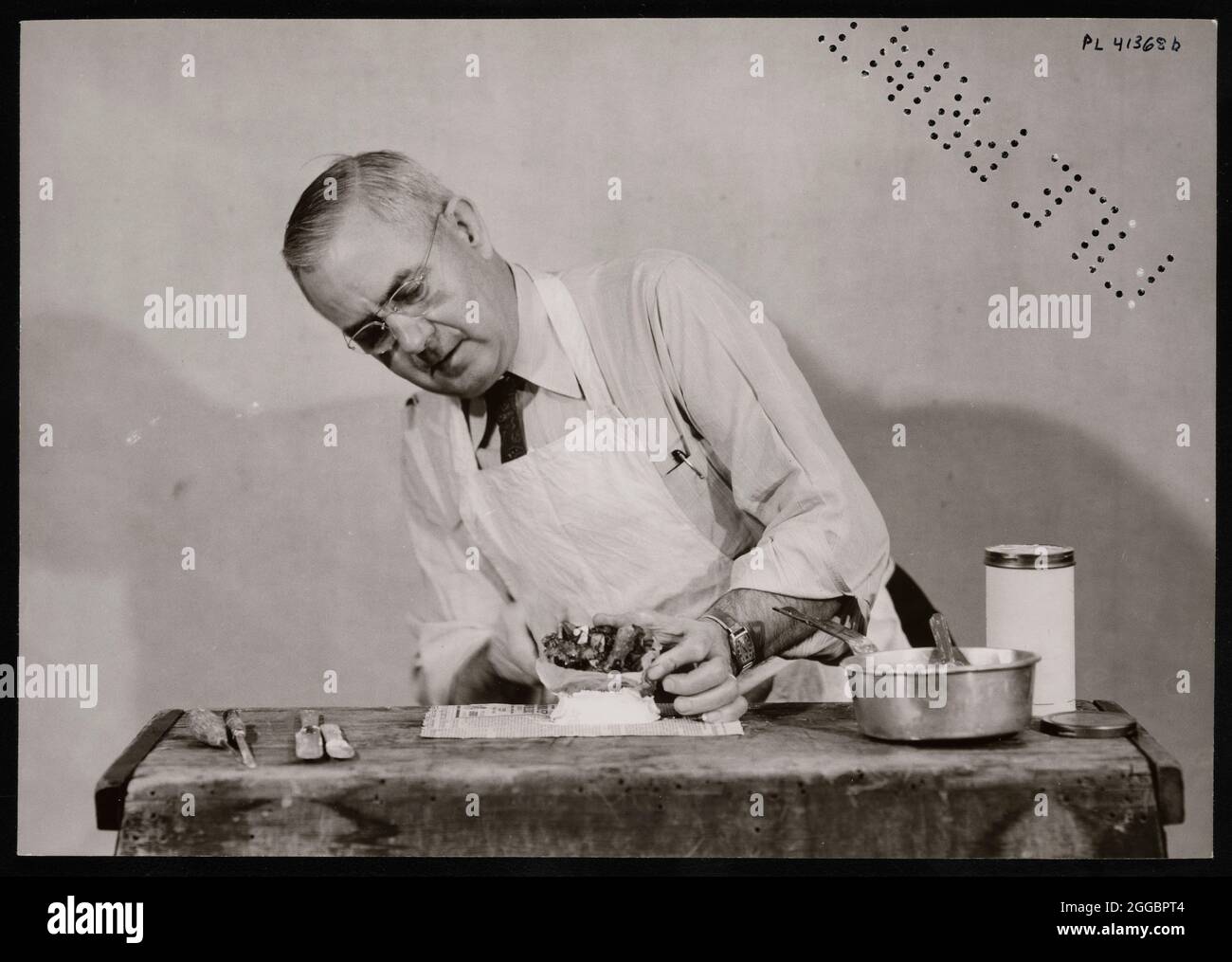 1950s men apron hi-res stock photography and images - Alamy