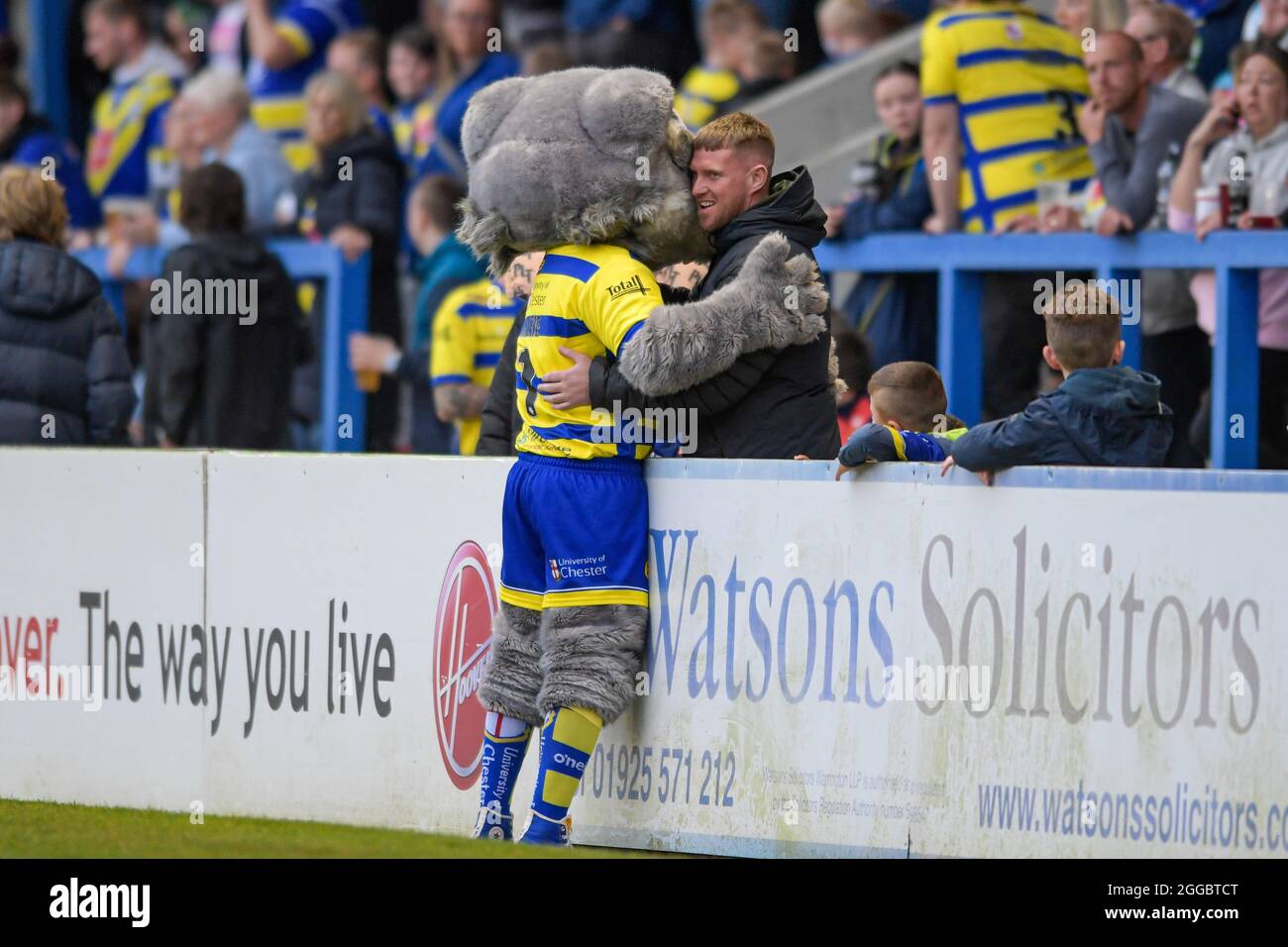 Warrington wolves mascot hi-res stock photography and images - Alamy