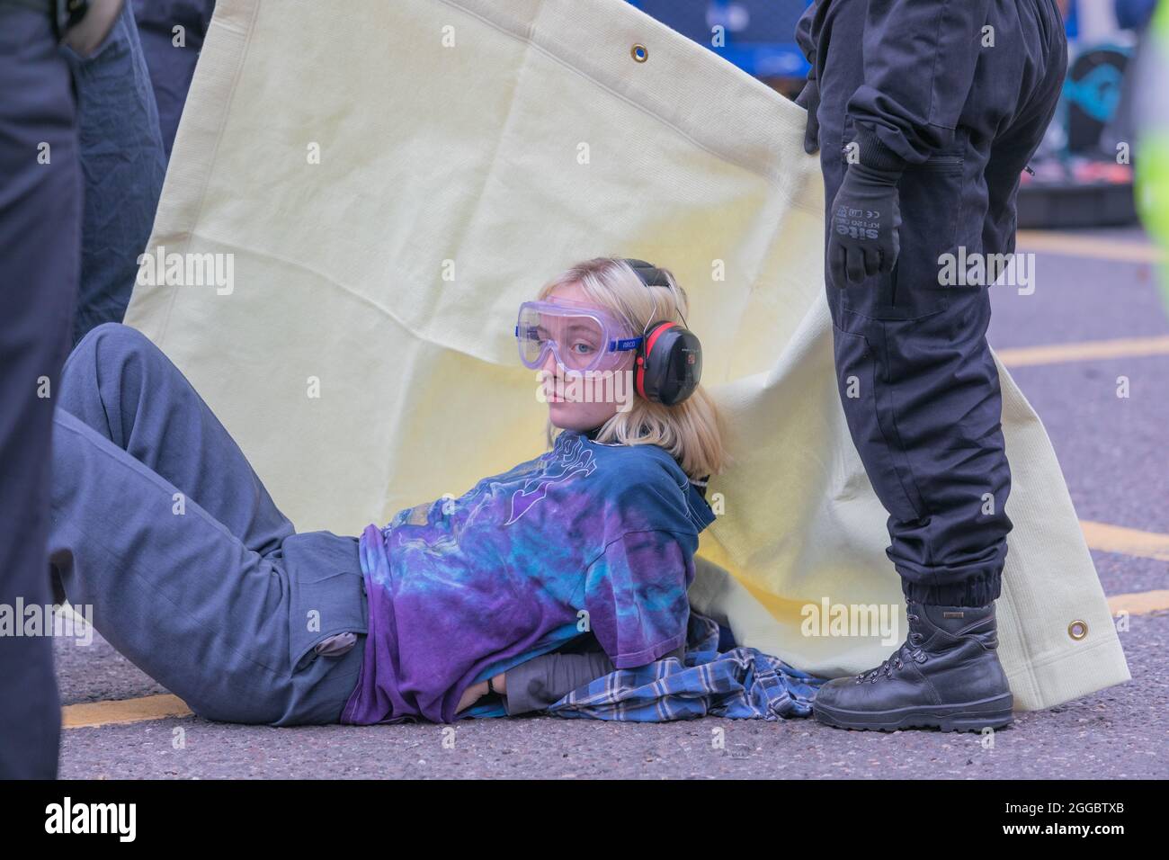 Xr protest tower bridge hi-res stock photography and images - Alamy
