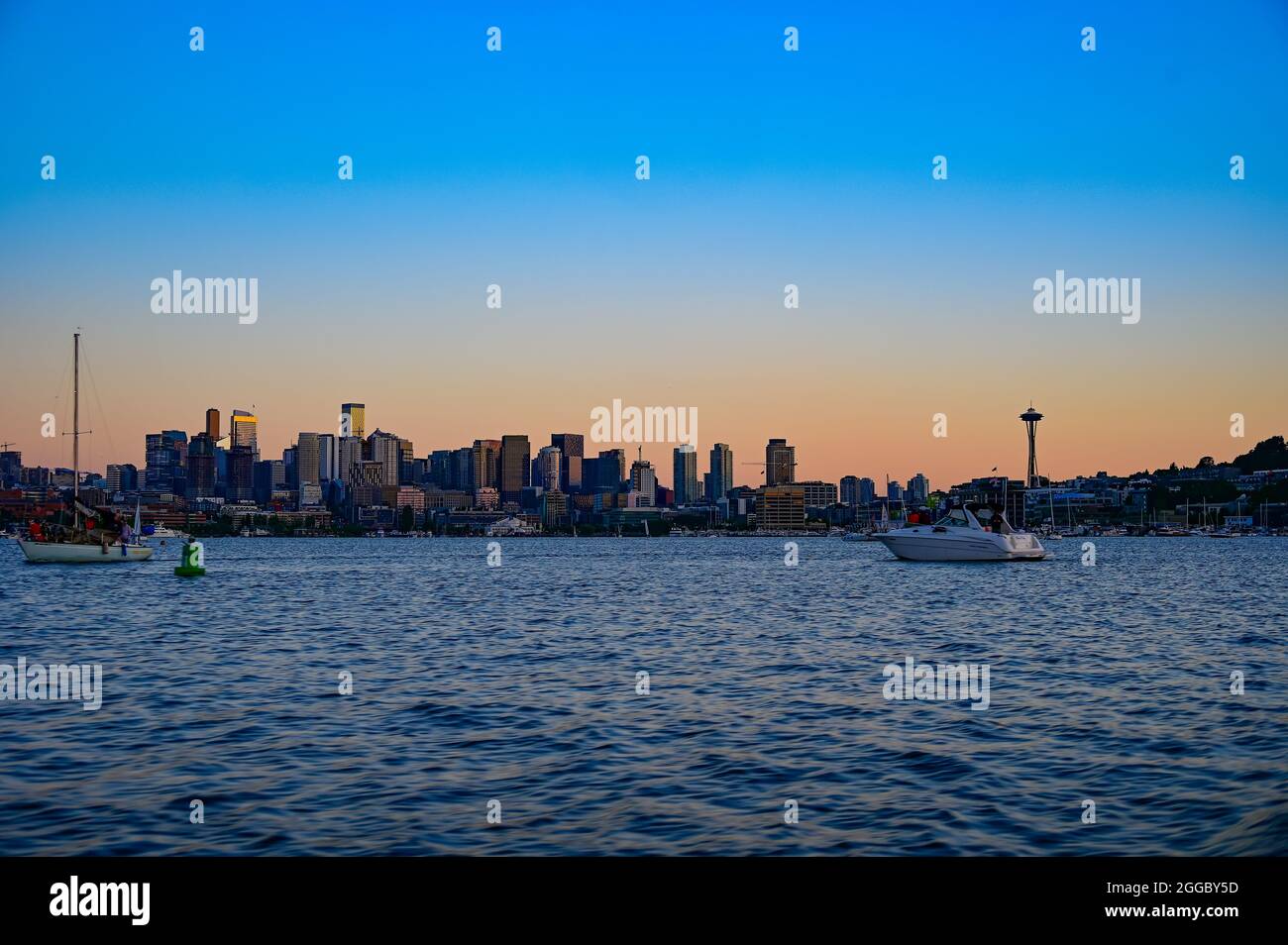 View of the Seattle Skyline from Lake Union Stock Photo - Alamy
