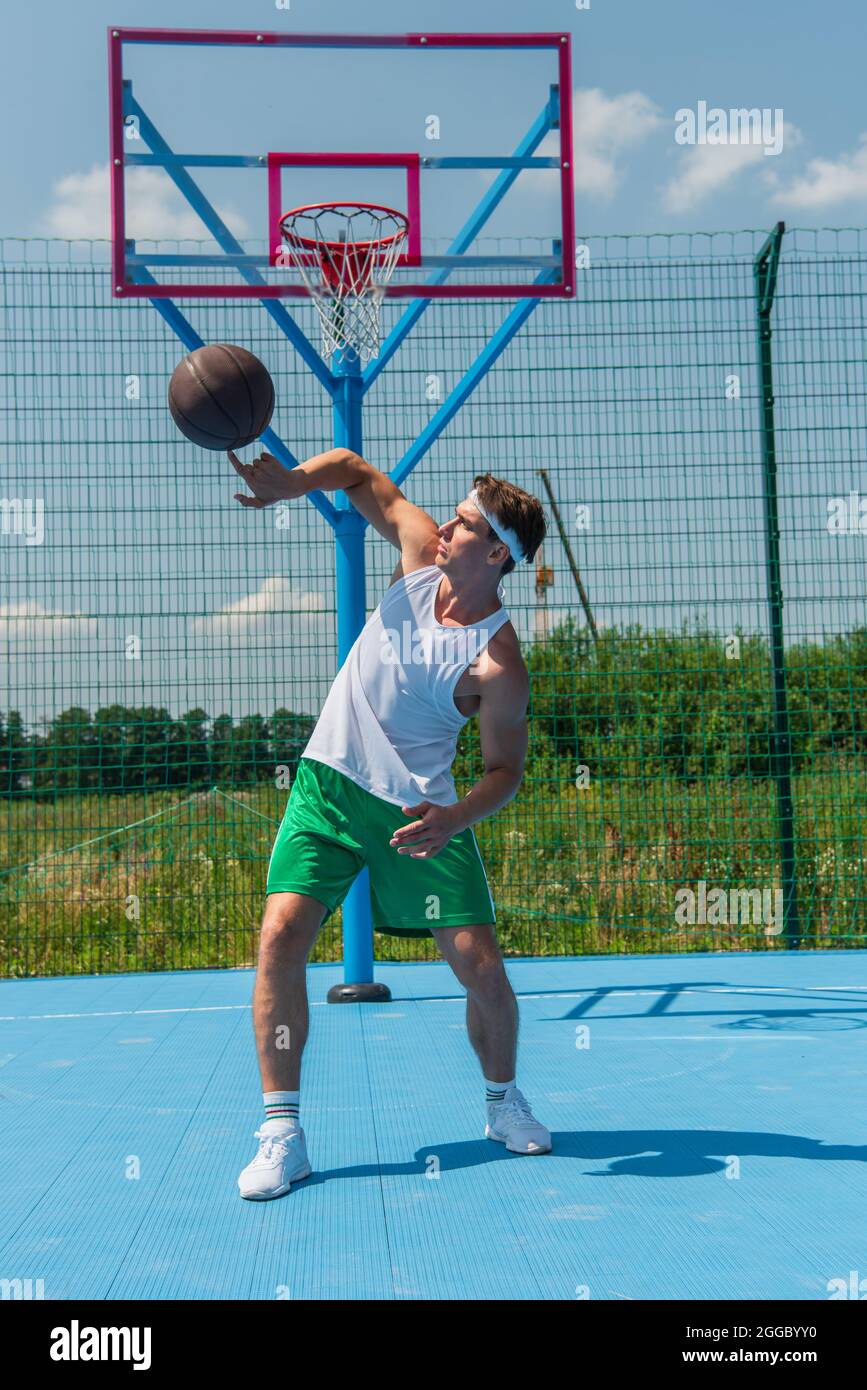 Basketball spin hi-res stock photography and images - Alamy