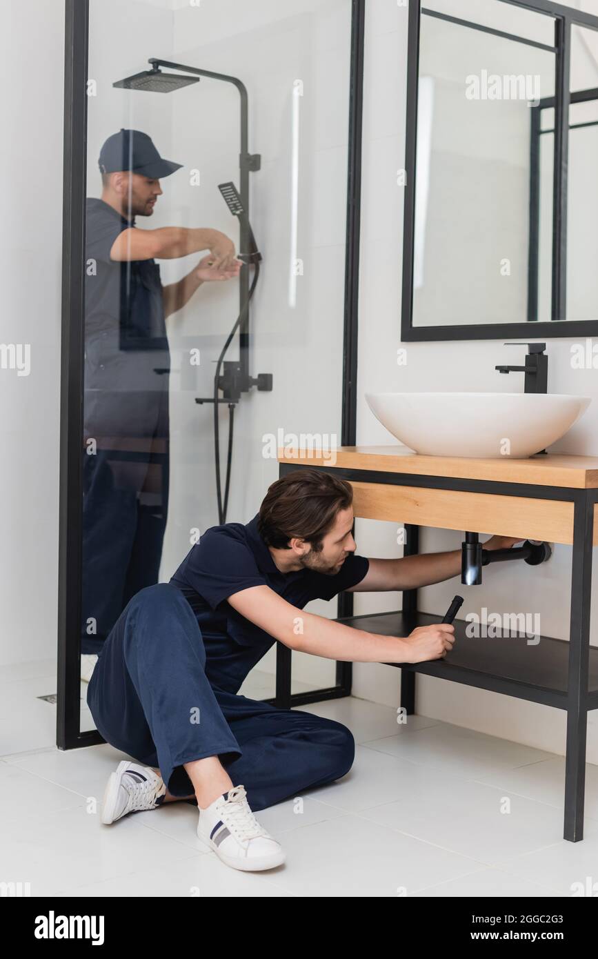 Uniform sit hi-res stock photography and images - Alamy