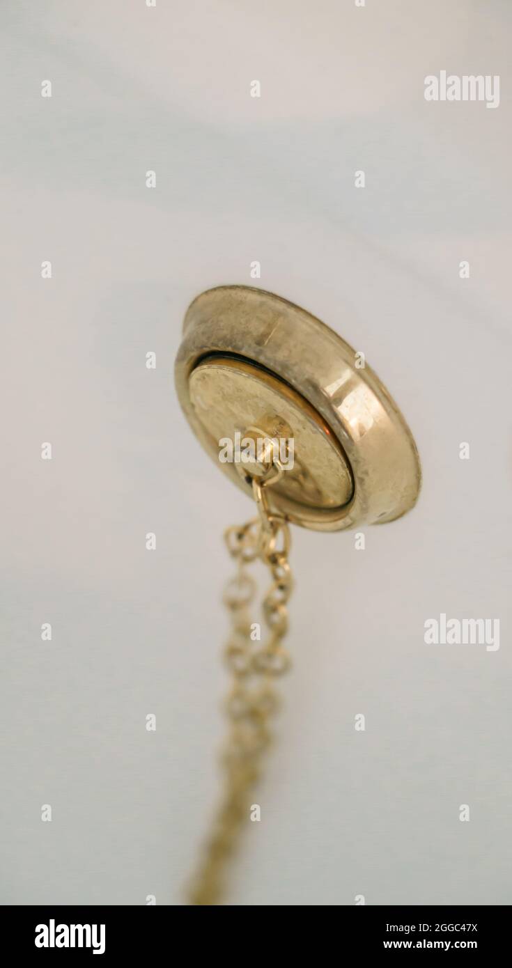 Brass bath plug hi-res stock photography and images - Alamy