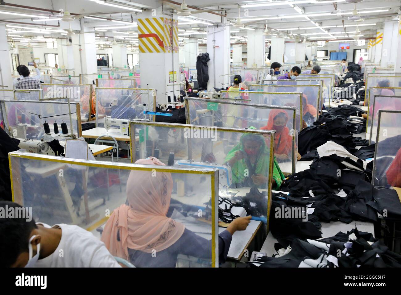 Garment factory bangladesh hi-res stock photography and images - Alamy