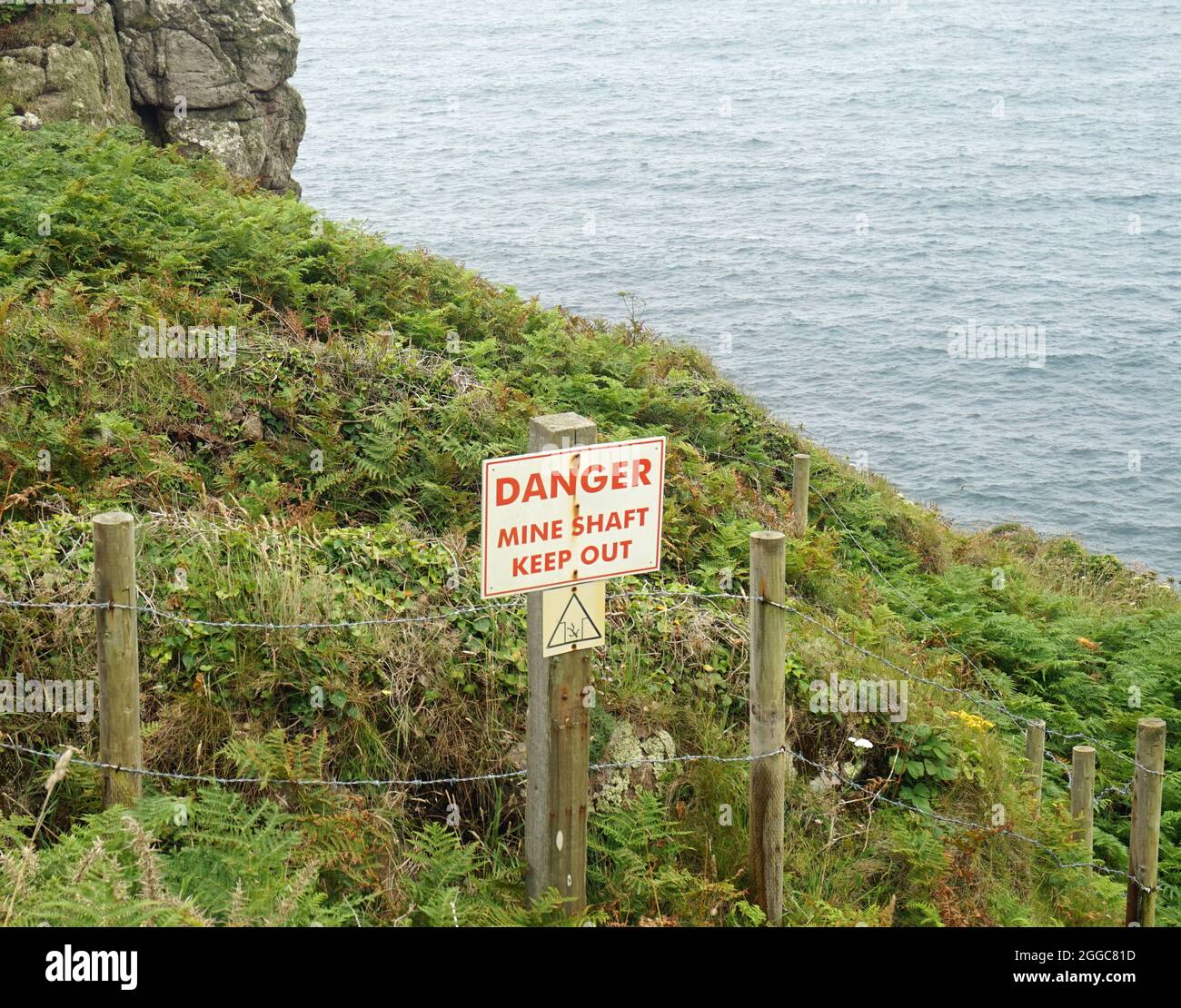 Mine shaft warning sign hi-res stock photography and images - Alamy