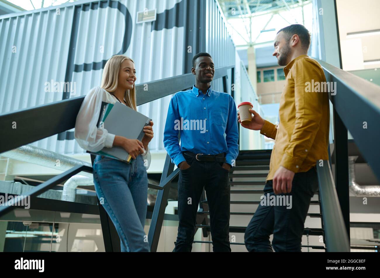 Woman talks to team hi-res stock photography and images - Alamy