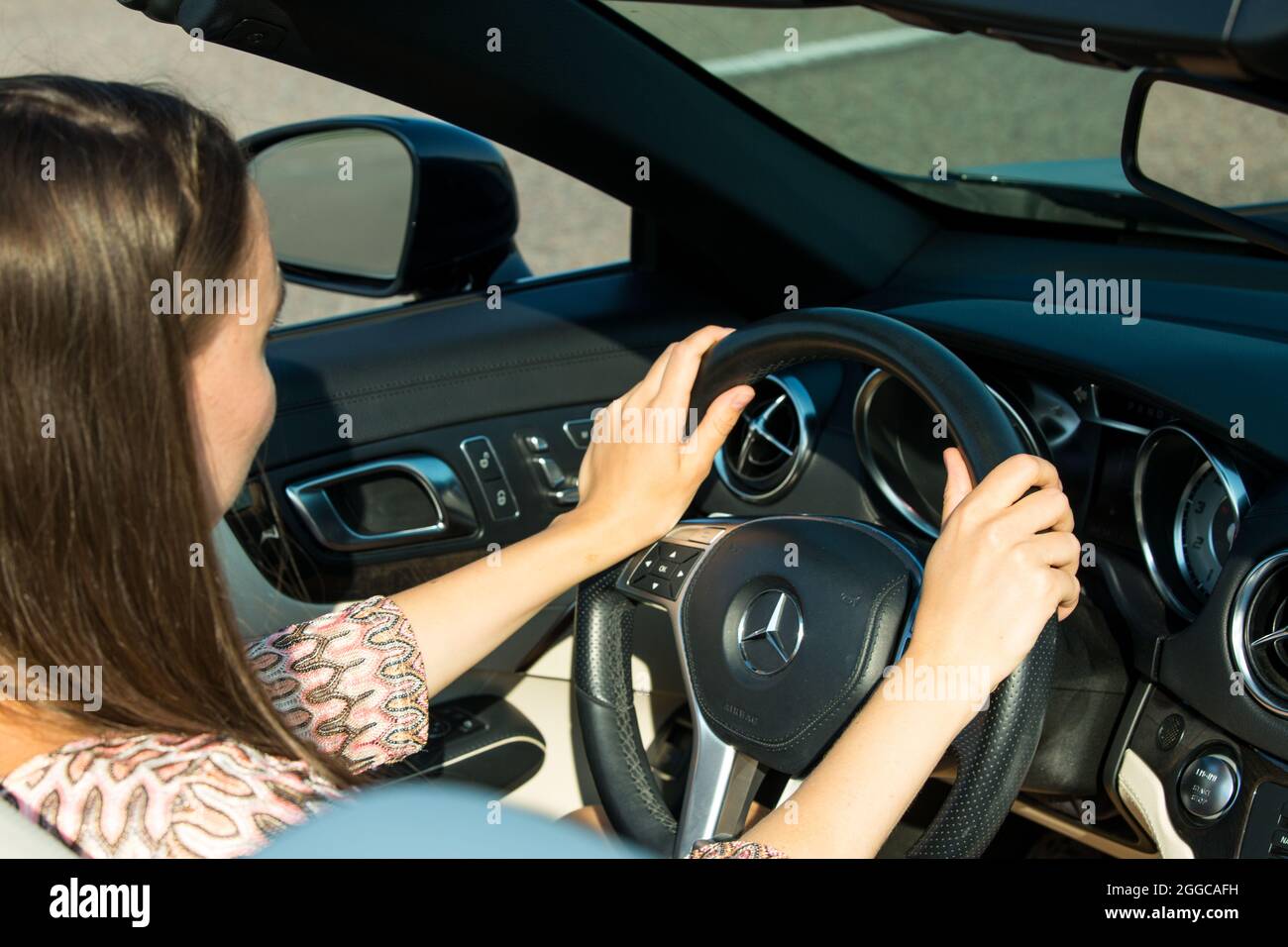 Driving mercedes benz hi-res stock photography and images - Alamy