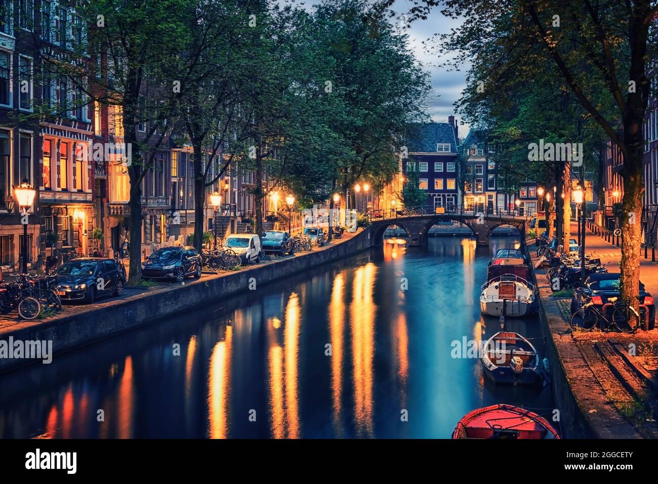 City street netherlands hi-res stock photography and images - Alamy