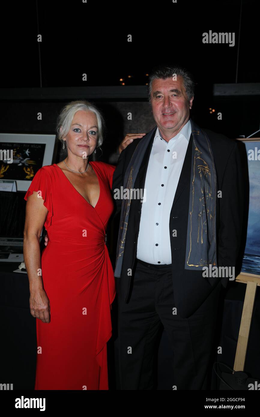 Bruno F. Apitz mit Ehefrau Diana bei der 4. Windflüchter Charity Gala ...