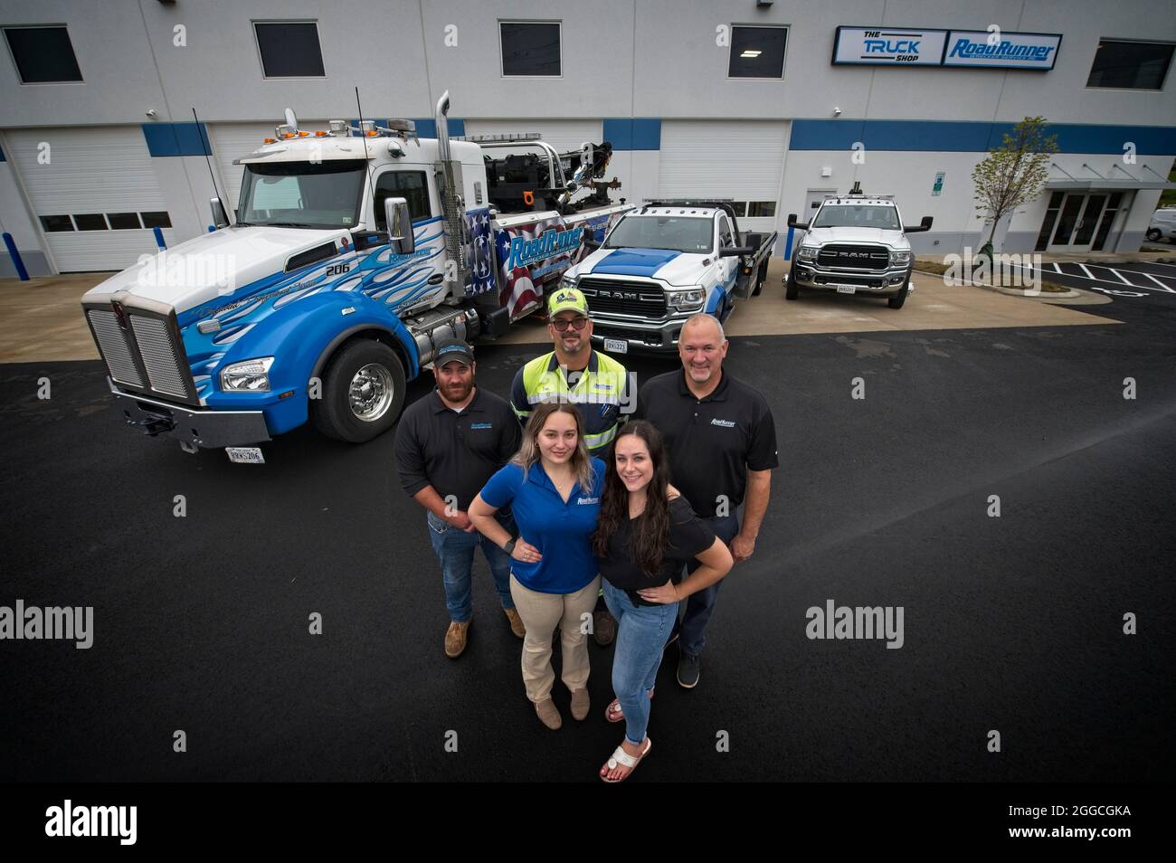 UNITED STATES - 08-17-21: Road Runner Wrecker service new head quarters ...