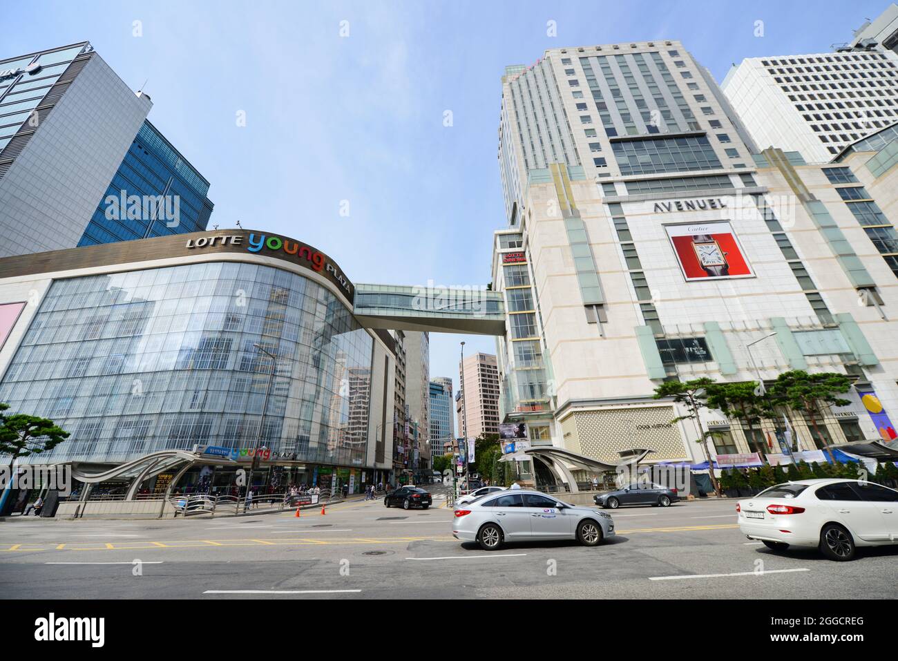 Lotte shopping mall on Namdaemun-ro, Seoul, South Korea Stock Photo - Alamy