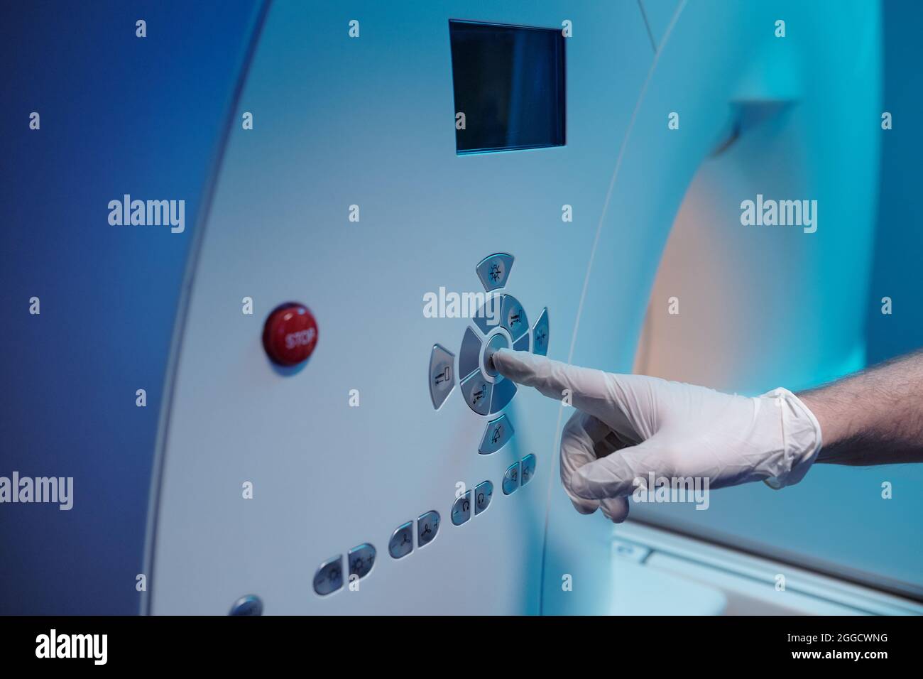 Mri scan machine hi-res stock photography and images - Alamy