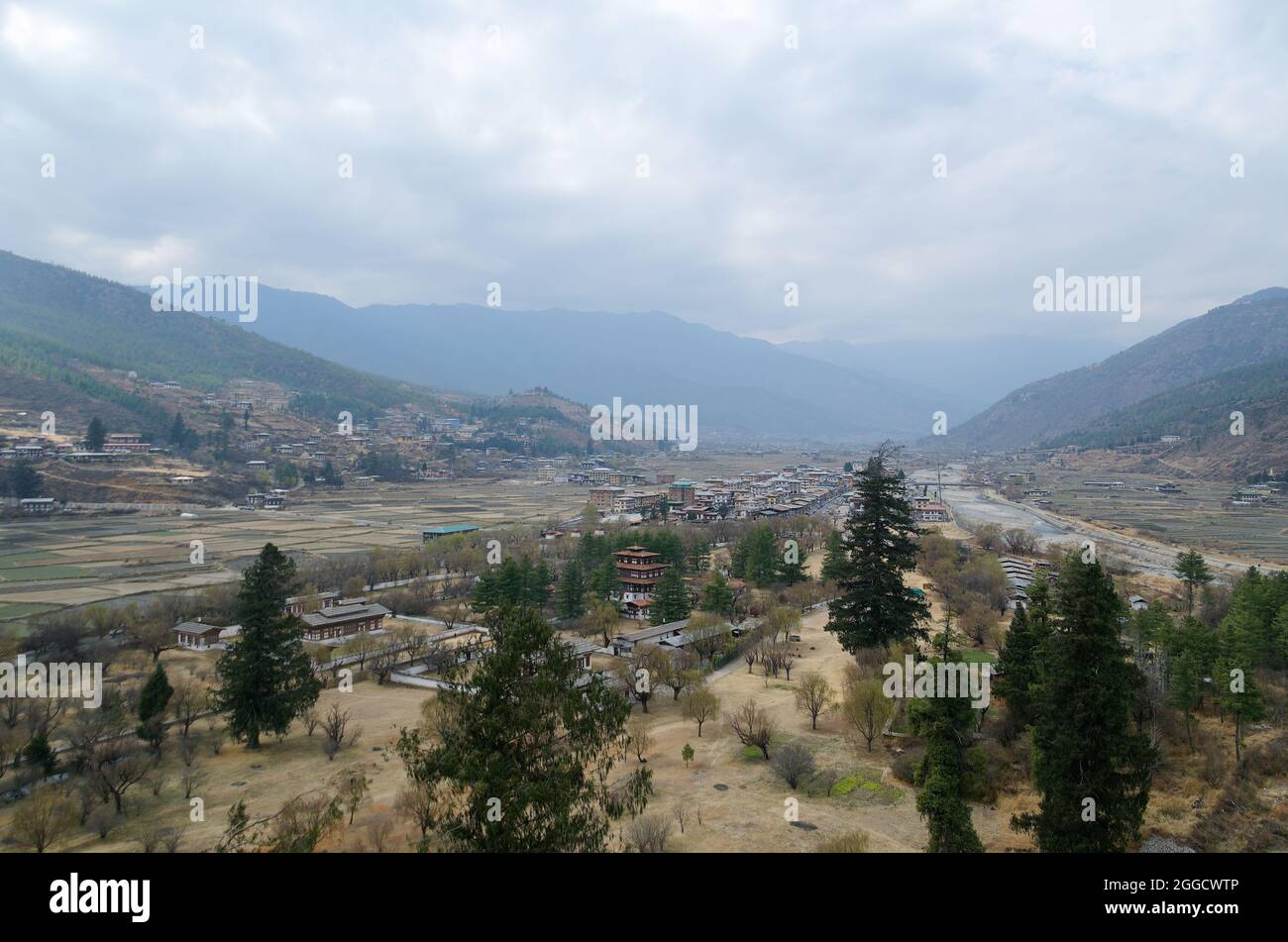 Paro airport bhutan 2017 hi-res stock photography and images - Alamy