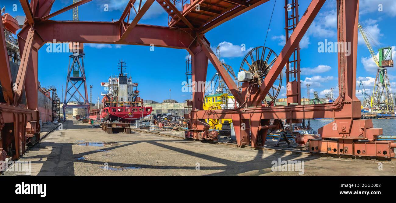 Painting ship tugboat hi-res stock photography and images - Alamy