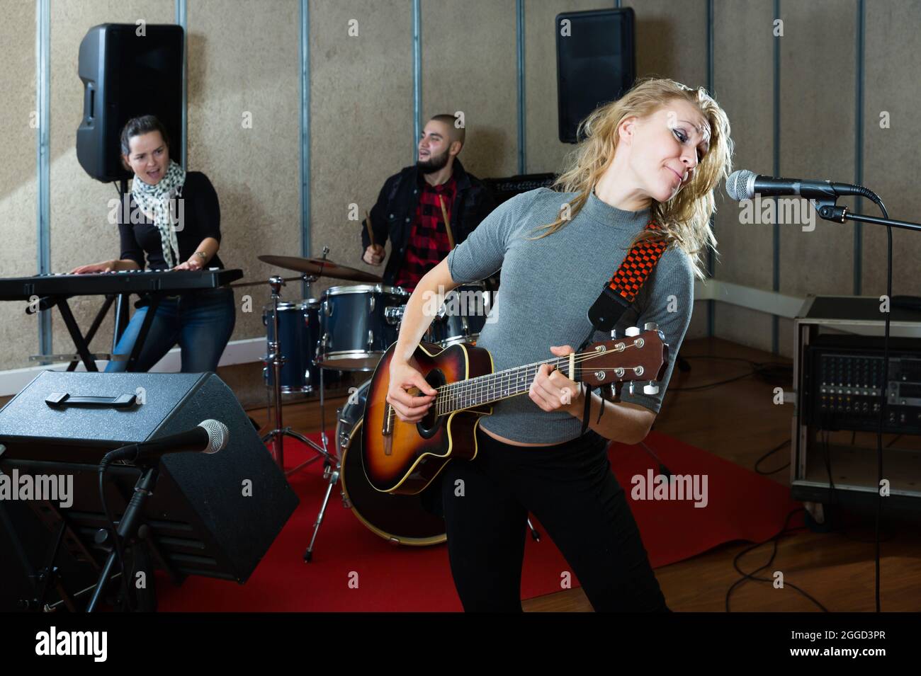 Musicians practicing drums guitar hi-res stock photography and images ...
