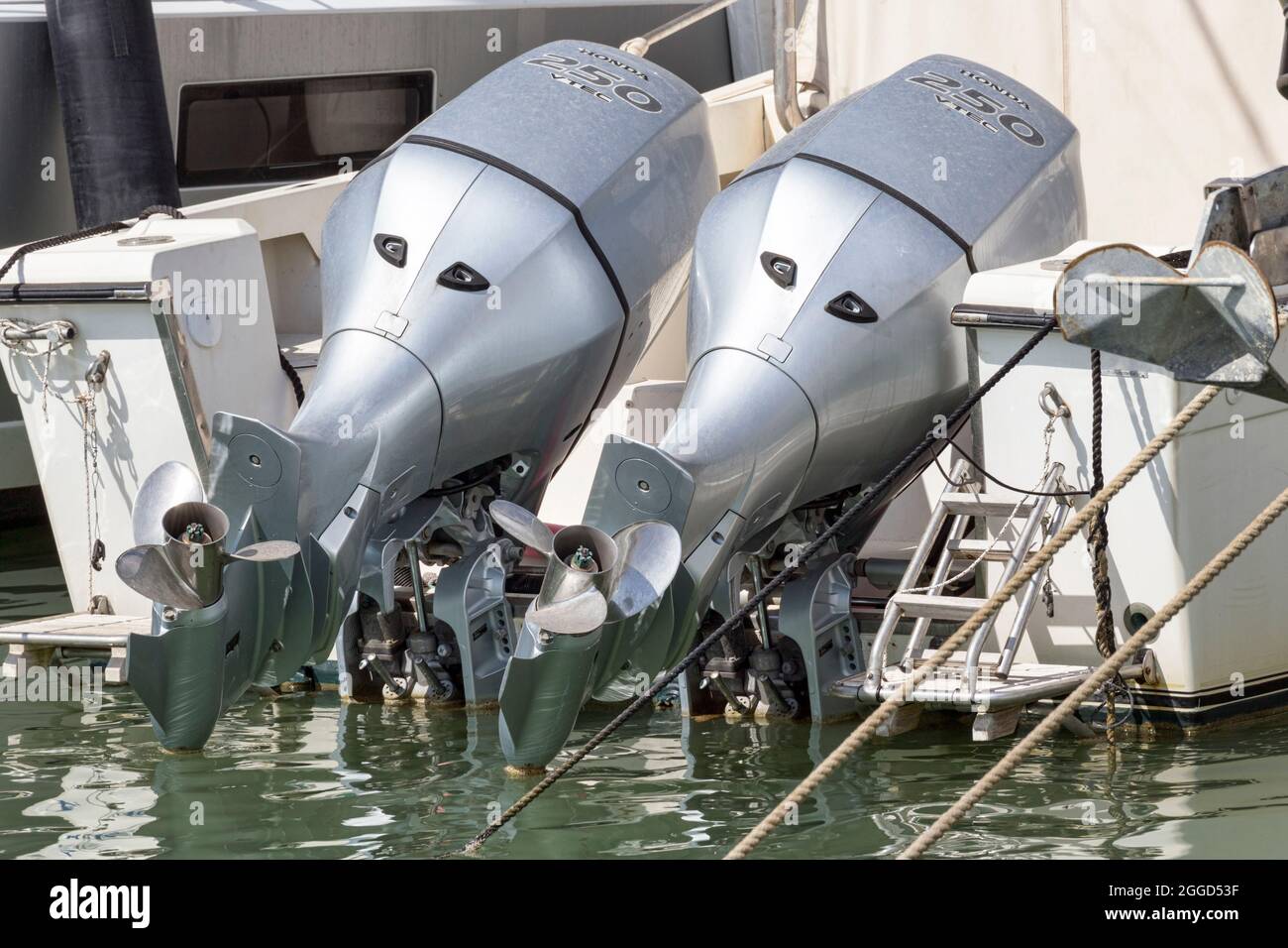 Honda boat engine hi-res stock photography and images - Alamy