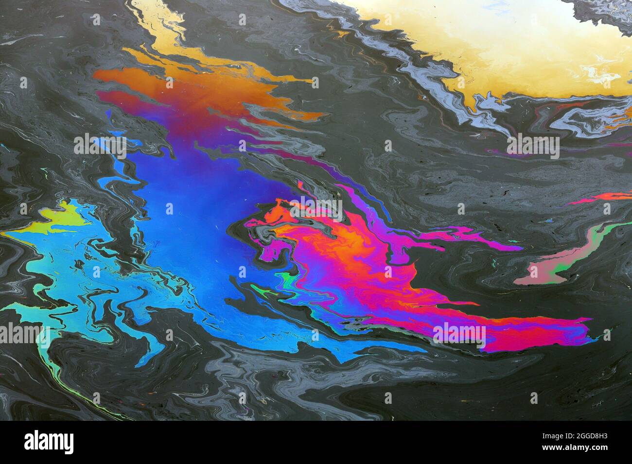 Beautiful oil slick on the water surface Stock Photo - Alamy