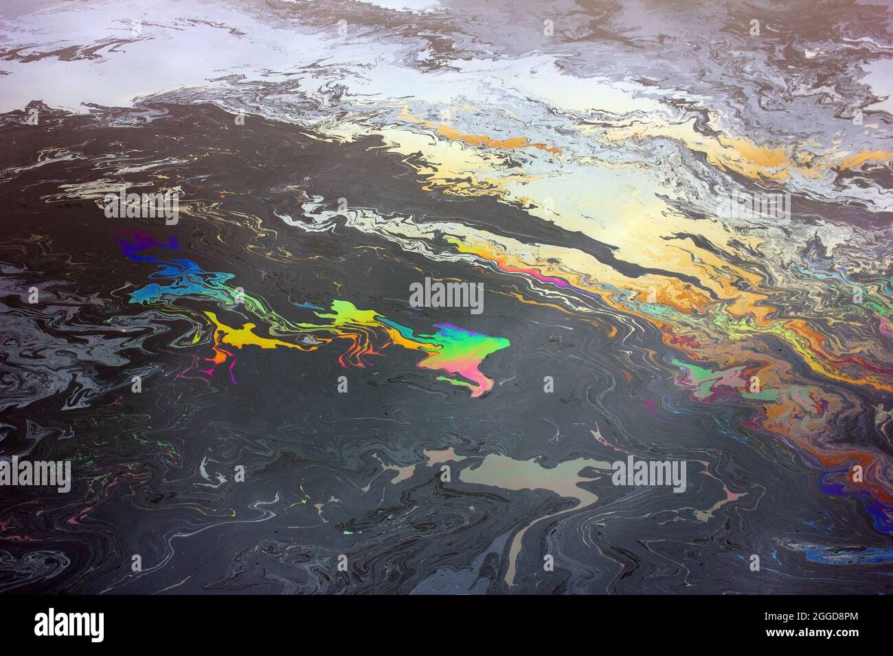 Oil slick texture sea hi-res stock photography and images - Alamy