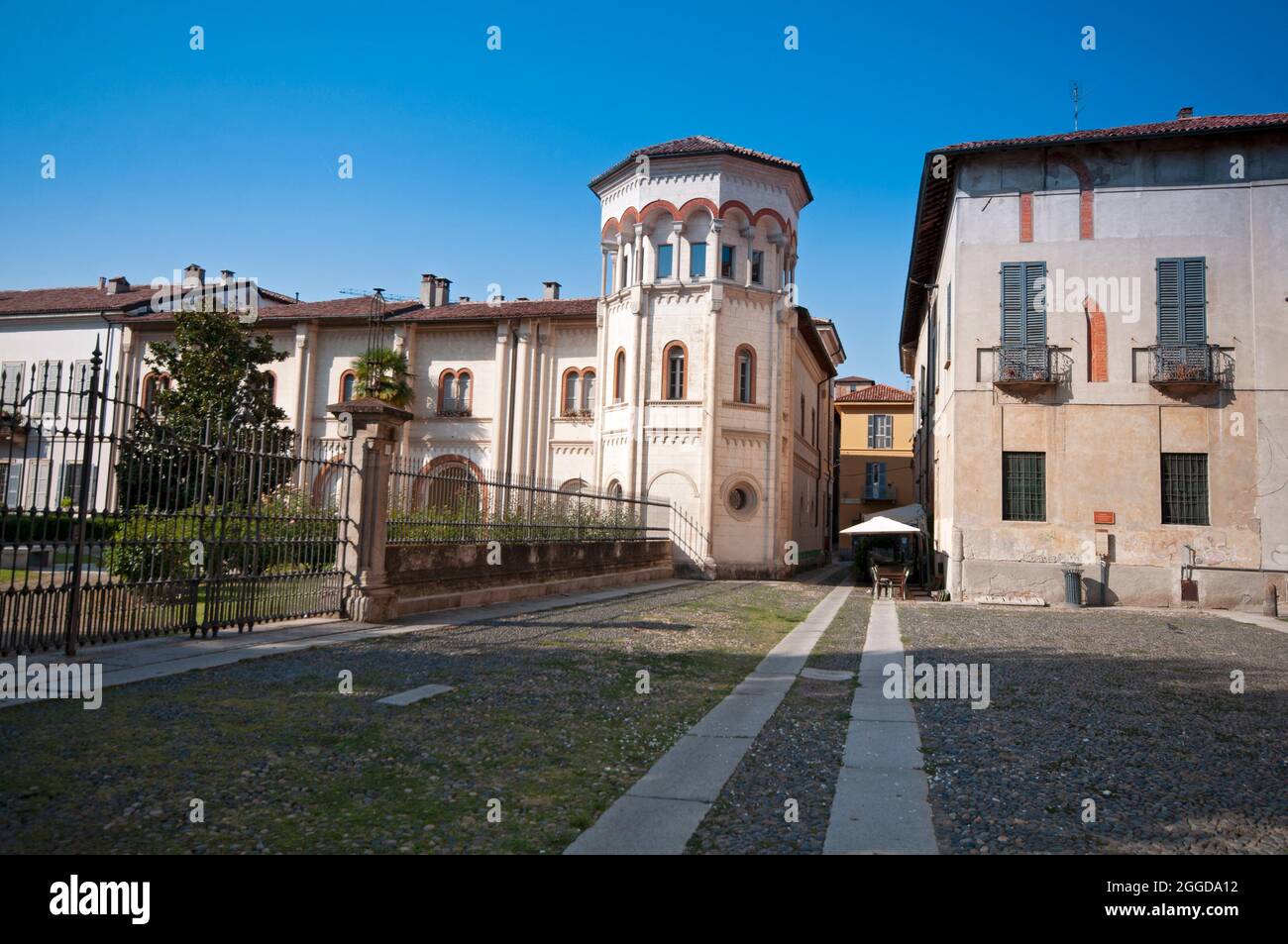 Italy, Lombardy, Pavia, Piazza San Michele Square, Arnaboldi Gazzaniga ...