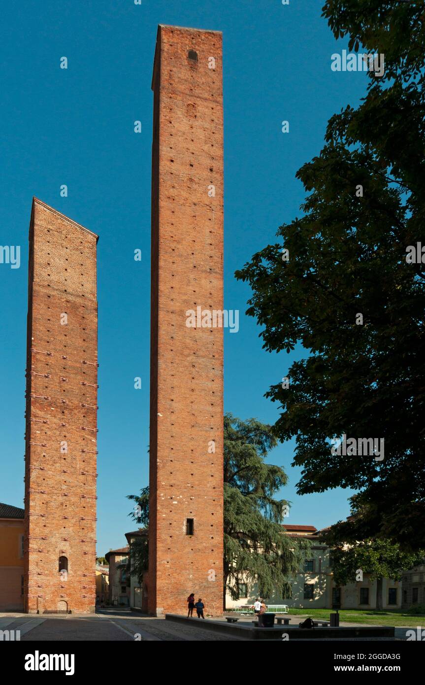 Medieval italian tower hi-res stock photography and images - Alamy