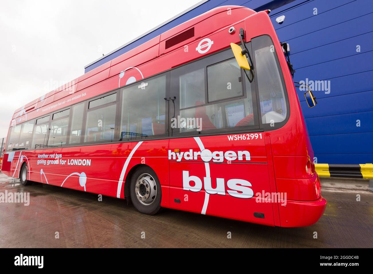 The launch of the new zero-polluting hydrogen buses for London. The ...