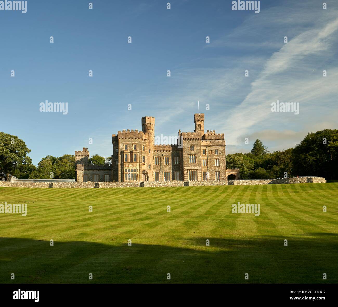 Lews castle hi-res stock photography and images - Alamy