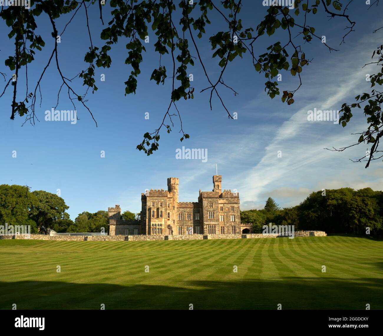 Lews castle hi-res stock photography and images - Alamy