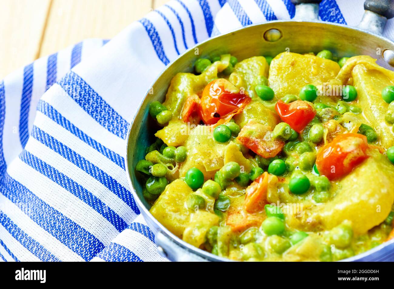 Thai pea pot Stock Photo - Alamy